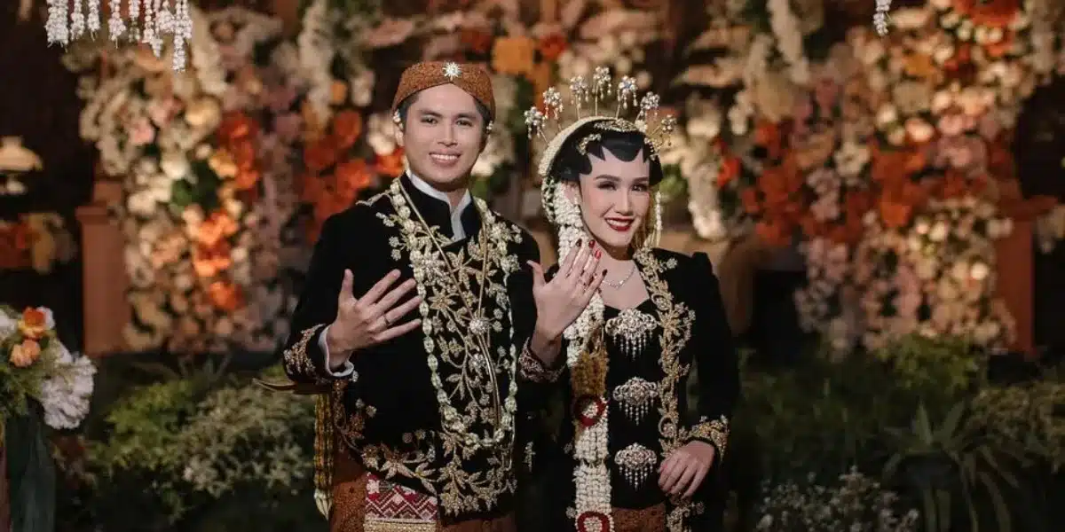 7 Highlight Pernikahan Adat Jawa Sabrina Luna yang Elegan & Berwibawa 💍 ...